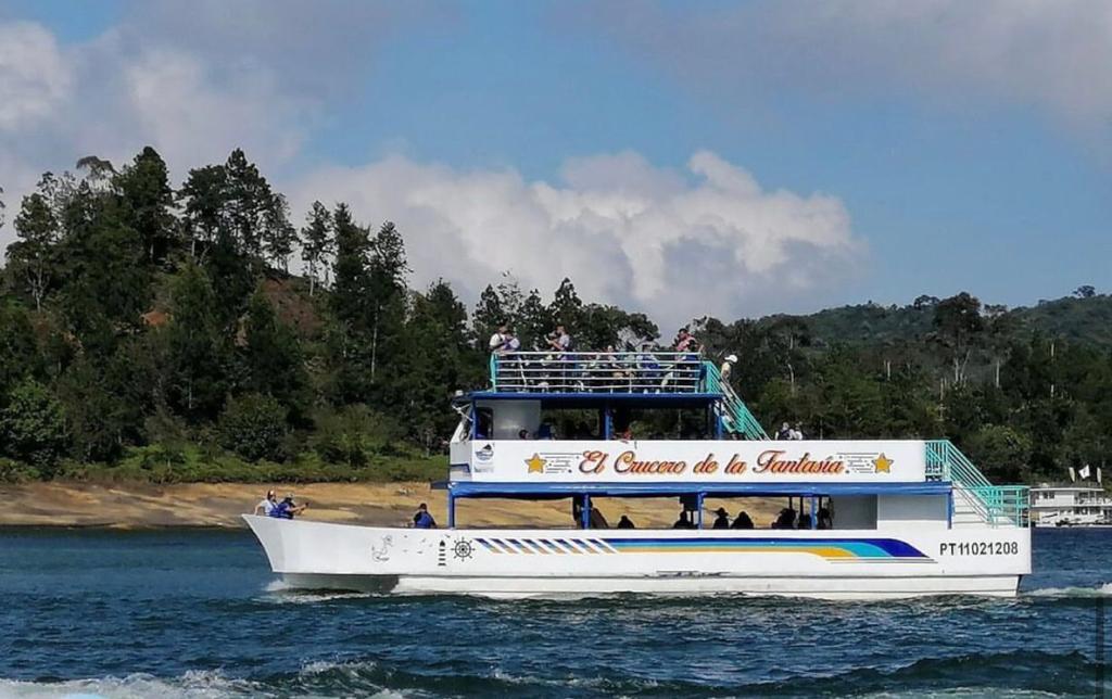 Paseo en Barco Turístico - Corpotur Guatapé